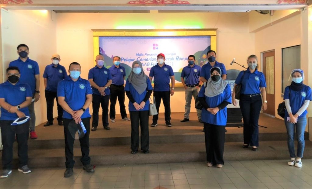 PAAB Provides Devices to 55 Students in Rompin, Pahang – Pengurusan ...